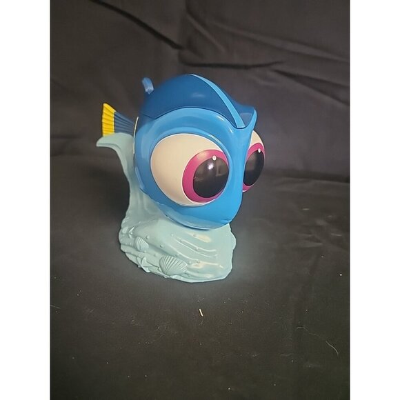 Kitchen | Ringling Brothers Barnum Baily Finding Nemo Dory Blue Tang ...